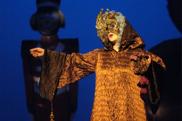 Tipos de Vestuario en el Teatro y su Importancia - Scena Málaga