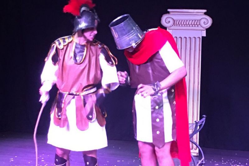 El teatro del absurdo: orígenes, características y mucho más